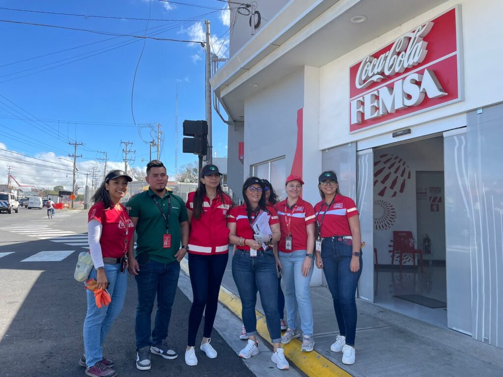 Coca-Cola FEMSA distribuye 312,000 litros de agua potable en ...